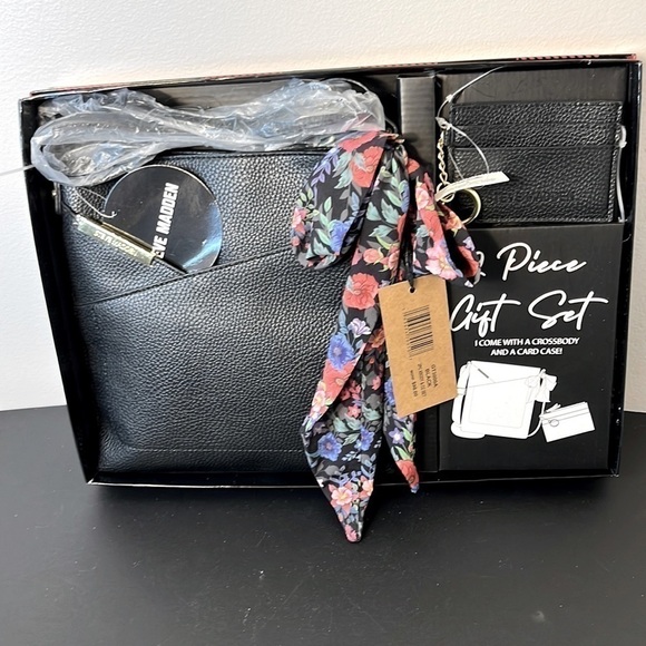 Steve Madden | Bags | Steve Madden Gift Set Black Crossbody Bag And ...
